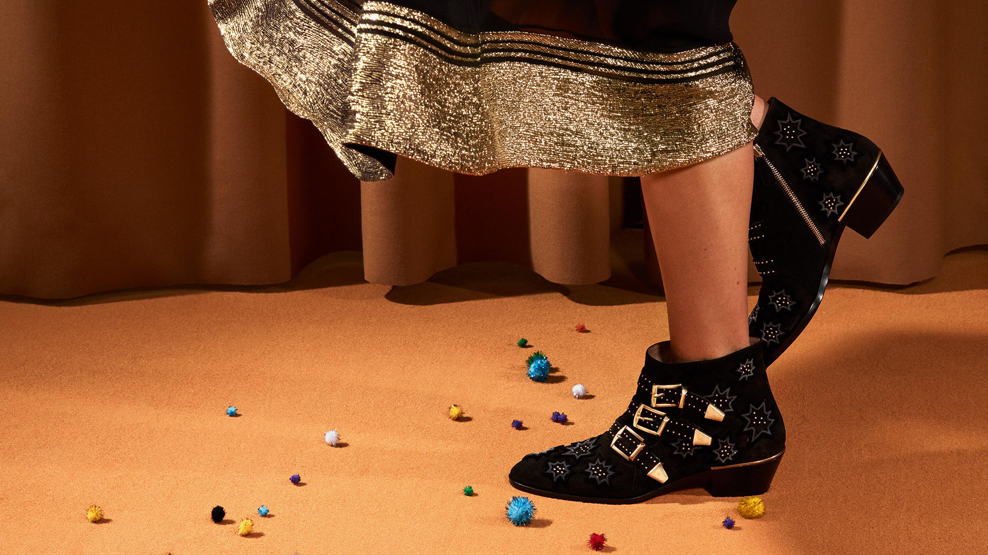 Chloé Official Website / Designer clothes, bags, fragrance